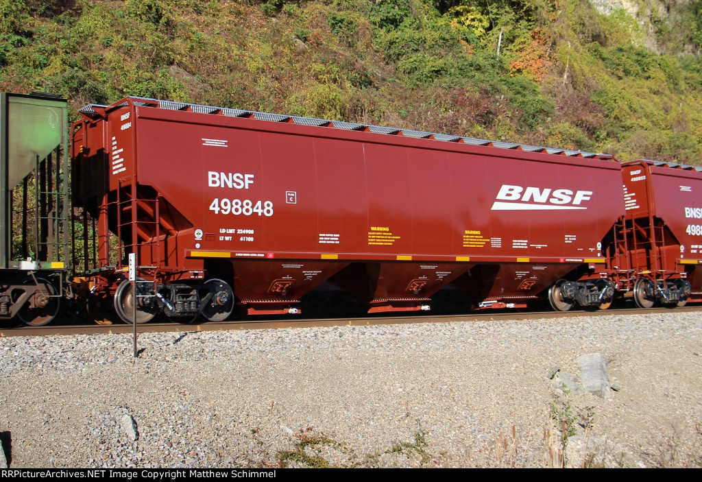 New BNSF Covered Hopper